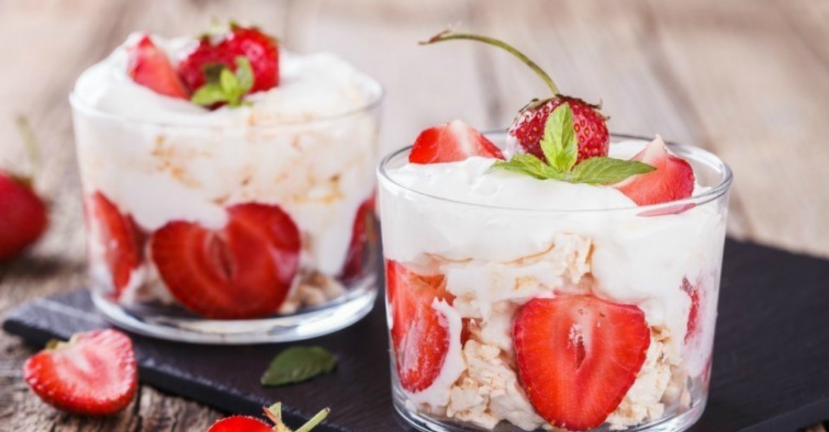 Prepara Este Postre De Frutilla En Solo 3 Minutos Sin Nada De Crema ...