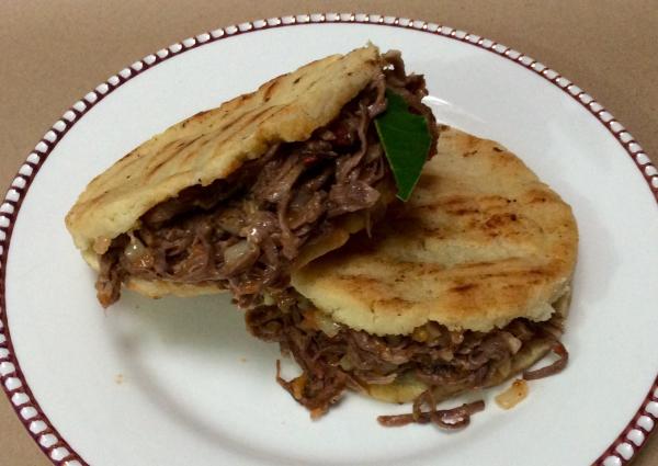 Deliciosa Receta De Arepas Rellenas Con Carne | delicias.tv blog